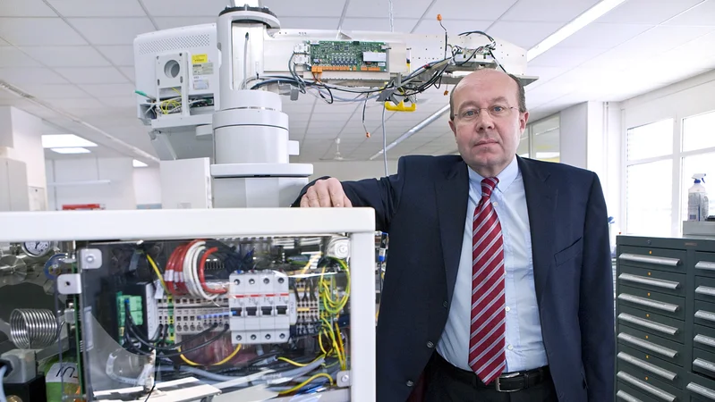 Detailed information on laser eye surgery - Schwind